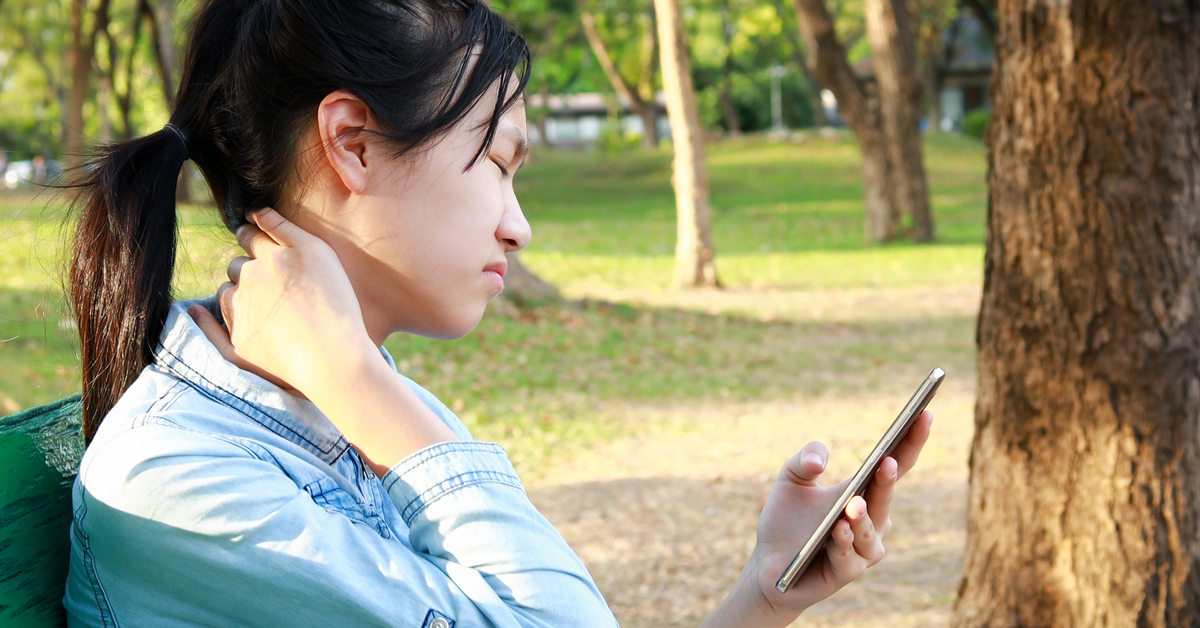 Using Your Phone for a Long Time is Like Carrying a 27kg Bag With Your ...