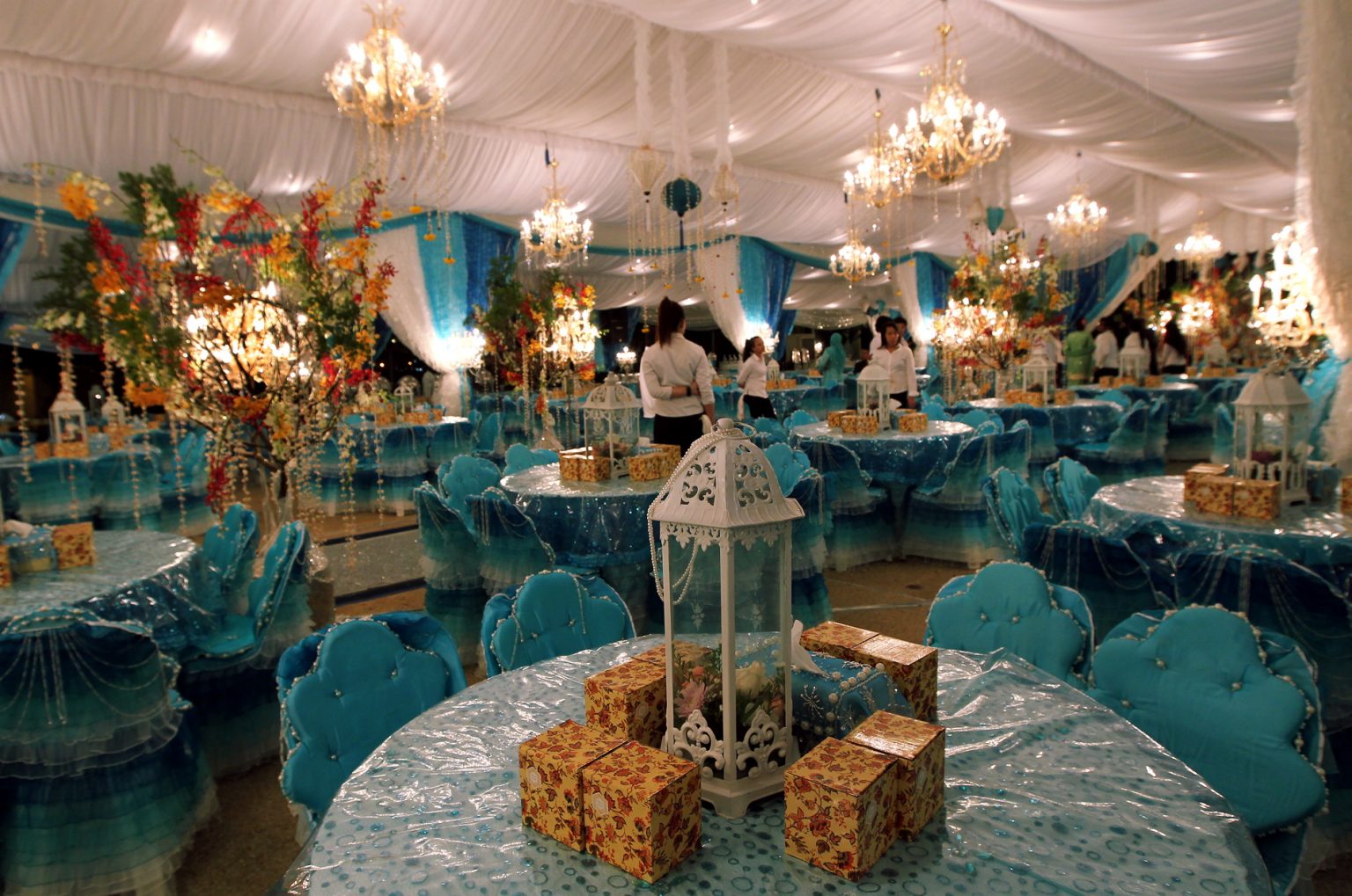 Here's How Much It Really Costs To Hold A Void Deck Wedding in S'pore ...