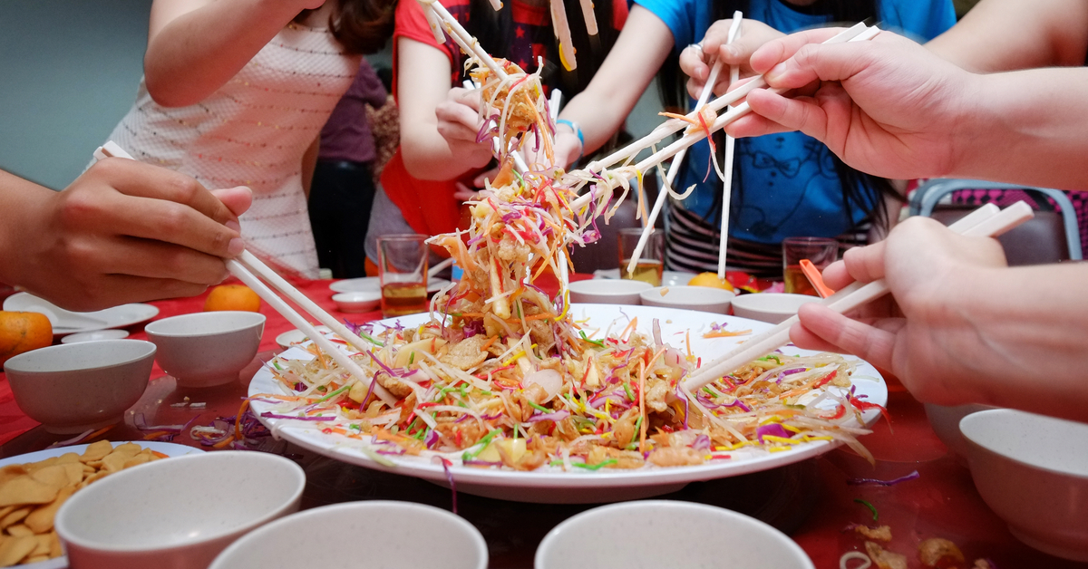 Here's The Proper & Auspicious Way To Lou Hei So Your New Year Will ...
