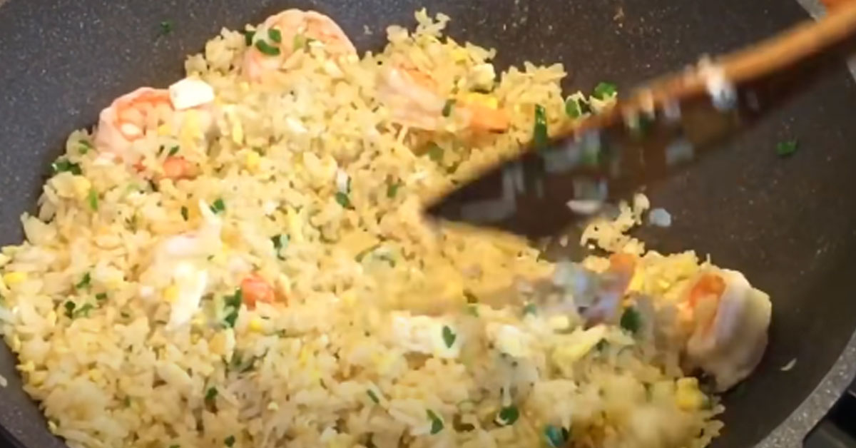 S’pore Chef Demonstrates Popular Din Tai Fung Fried Rice Recipe & It ...