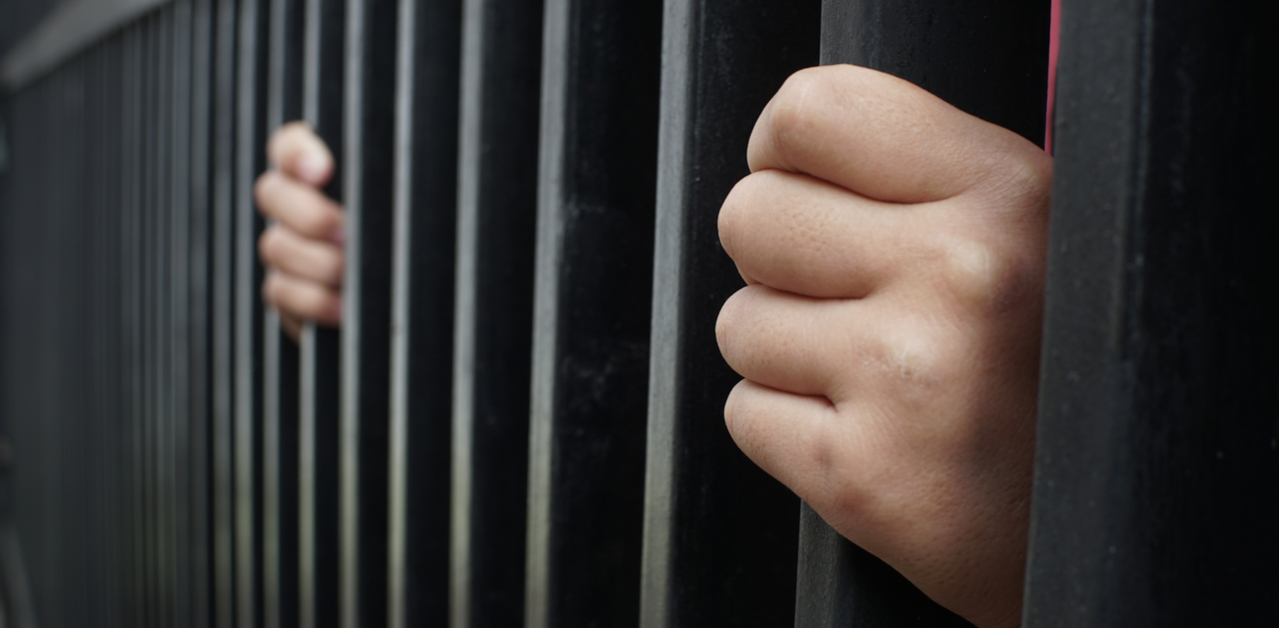 Cleaner Jailed After Throwing Out Glass Bottles from 36th Floor Due to ...