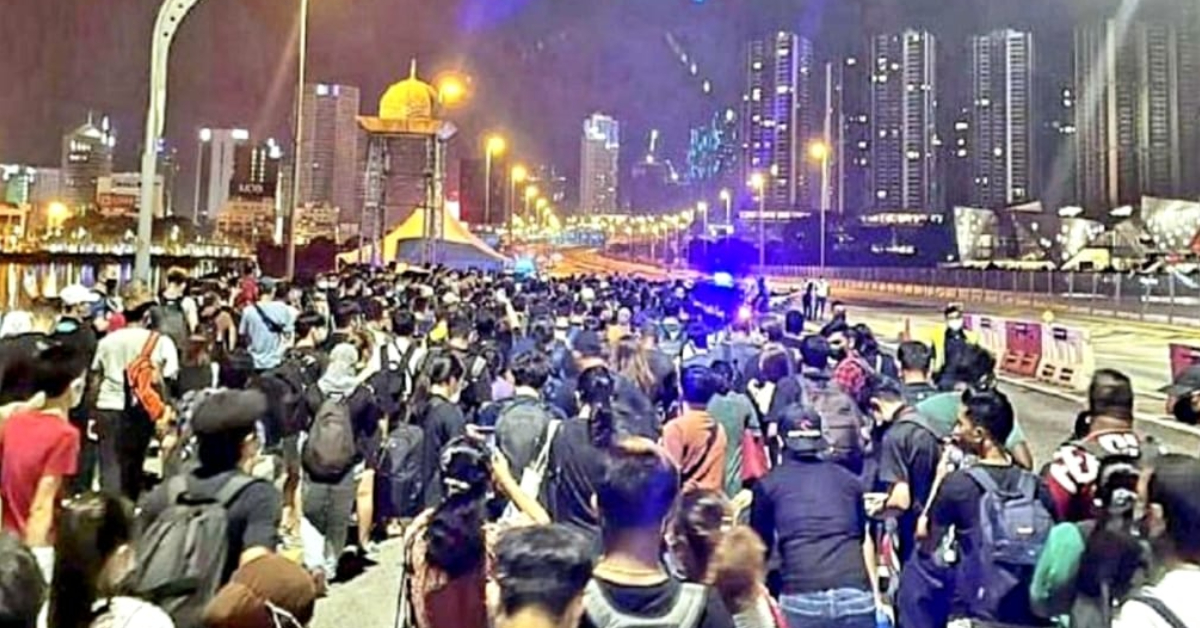 Here Are Some Videos / Images of People Cheering on the Causeway Jam ...