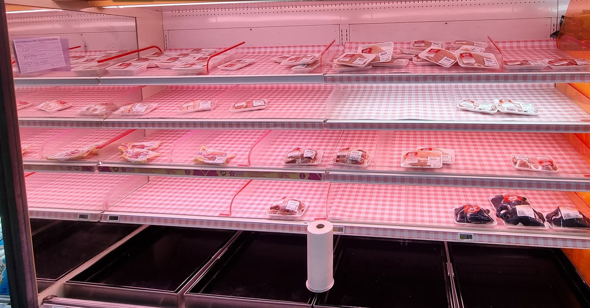 As Expected, People Are Hoarding Fresh Chickens in S’pore Now - Goody Feed