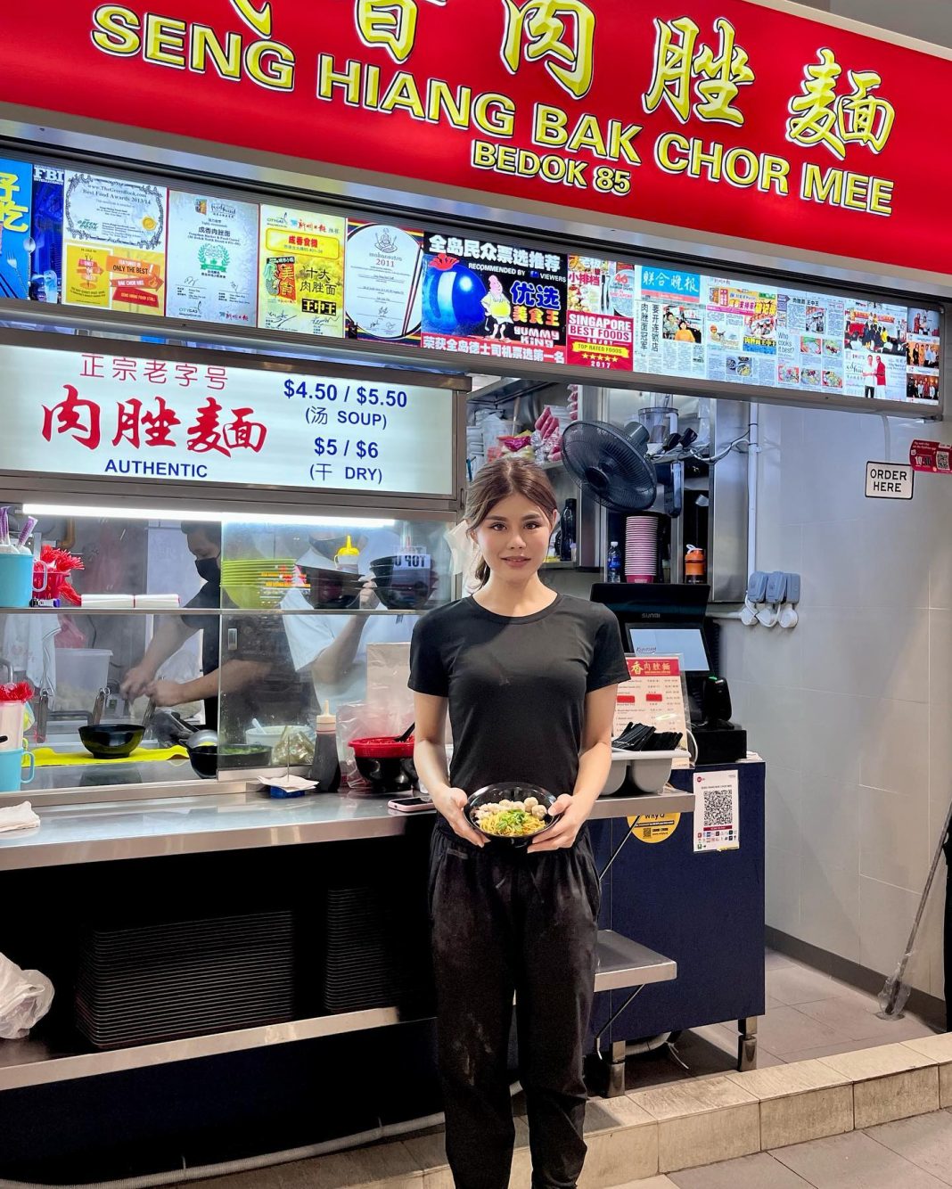 Bedok Bak Chor Mee Stall Went Viral As Stallowner Poses With Her Food ...