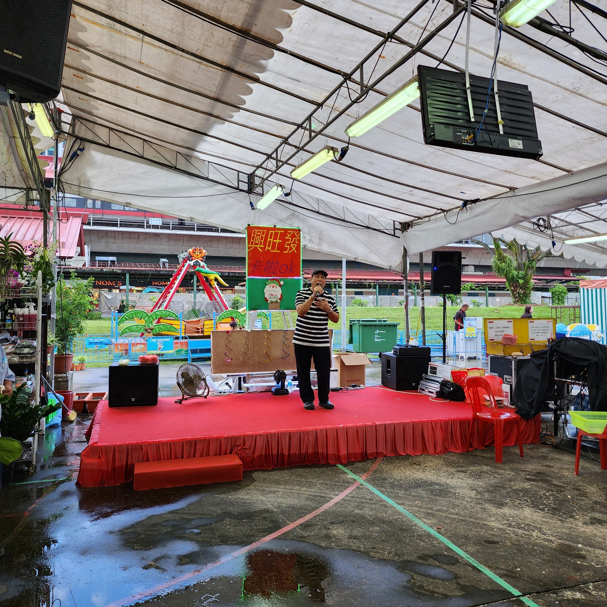 Super Large Pasar Malam Beside Sembawang MRT Station Has Foods Like ...