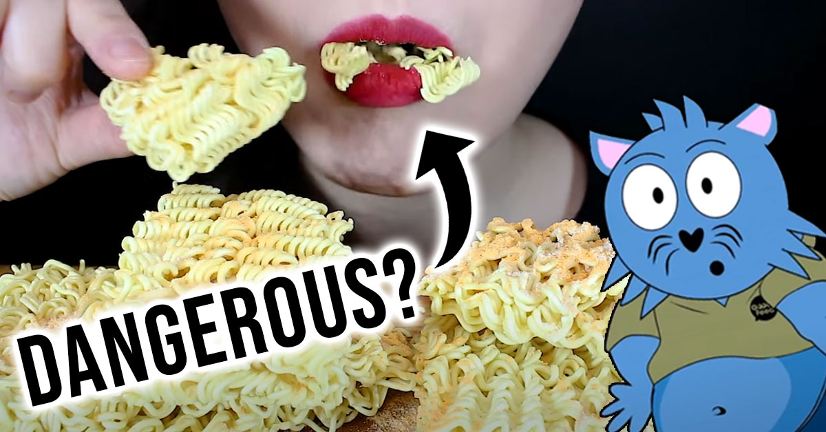 Instant noodles + soft drink might make your stomach explode. Seriously ...