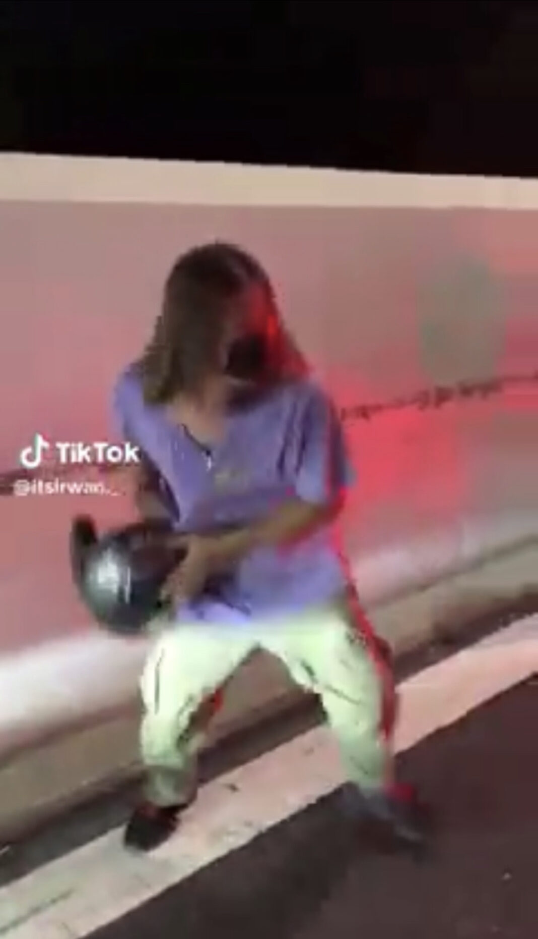 2 Men Caught on Camera Hitting Each Other With Helmets at Woodlands ...