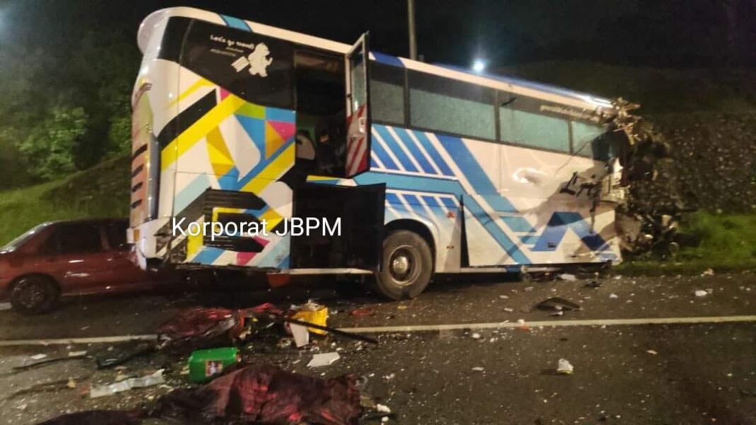 Tour Bus from Singapore Crashed Into Car in Malaysia, Leaving 2 Dead ...