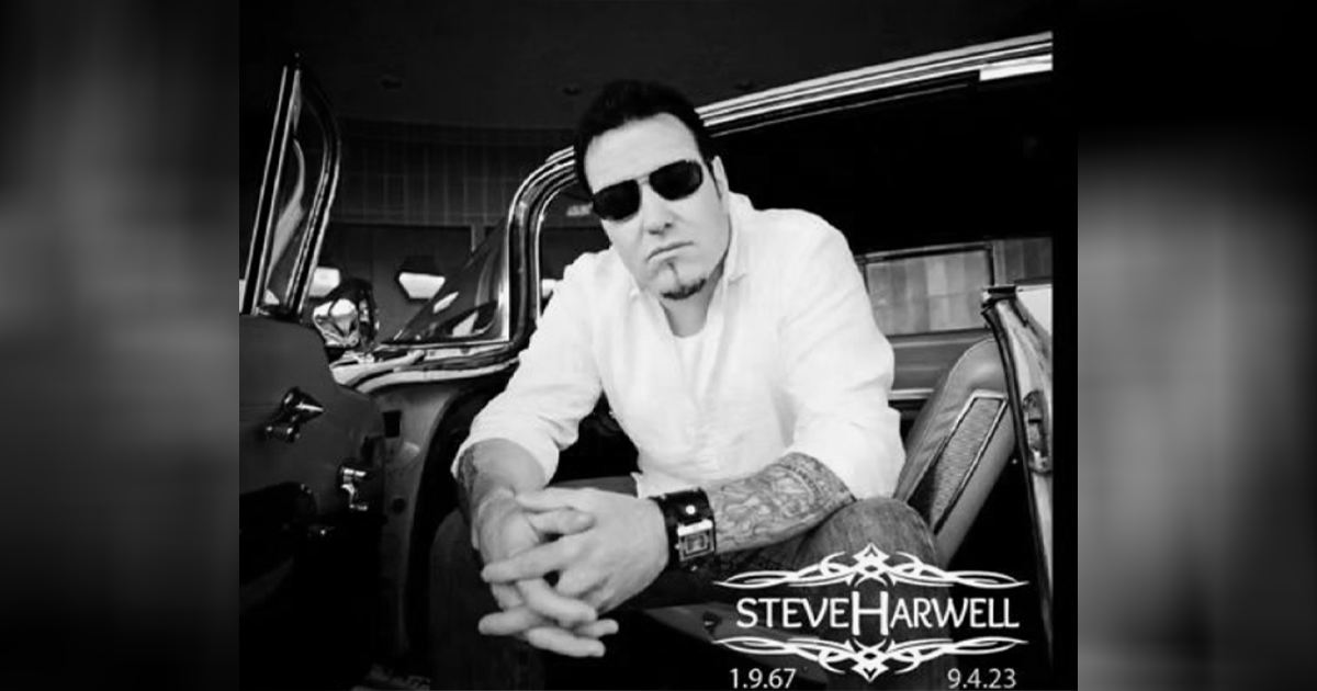 Smash Mouth Leader Singer Steve Harwell Dies at 56 “Peacefully and ...