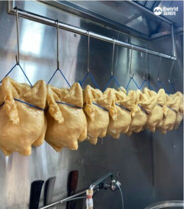 Netizen Claimed Hawker Left Cooked Chicken Overnight; It Turned Out to ...