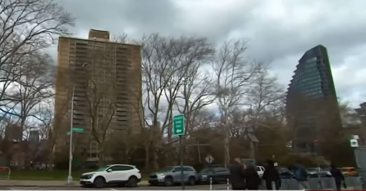 4.8-Magnitude Earthquake Hits New York City, A Rarity for the Region ...