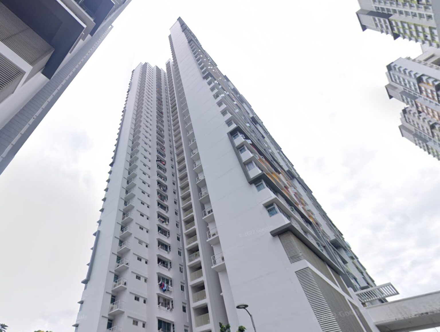 SCDF Personnel Rappel & Rescue Man From 38th Floor Ledge of Teban ...