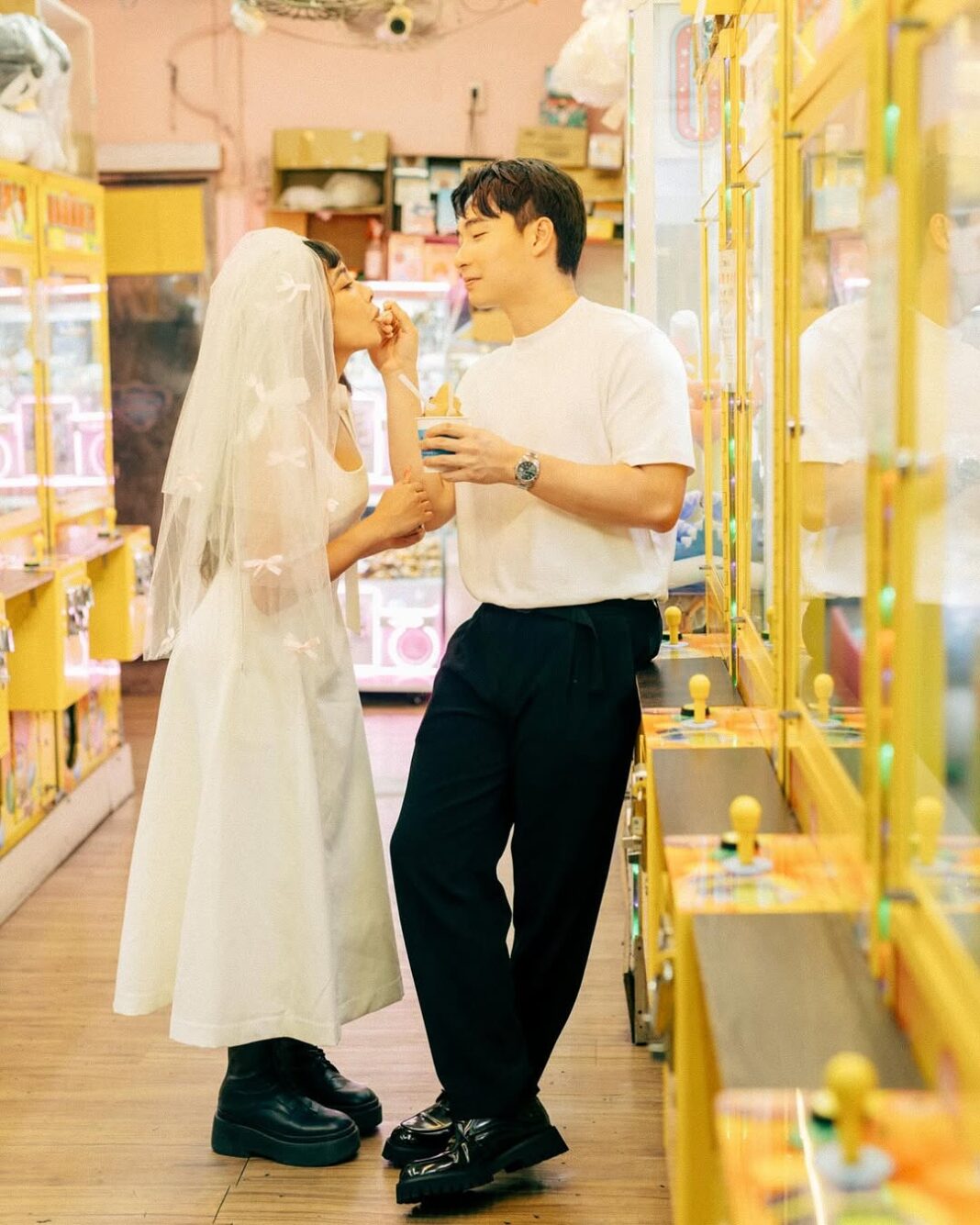 "Uncle Roger" Youtuber Nigel Ng Shares Playful Taipei Market Engagement ...