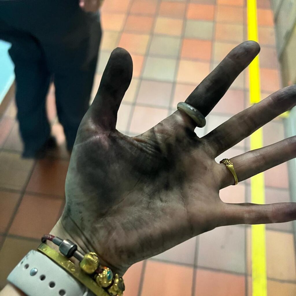 Power Bank Self-Ignites in MRT Train, Forces Evacuation of 650 ...