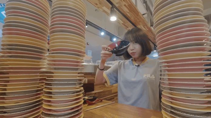 Mukbang YouTuber Eats 30,000 Calories Daily, Doesn’t Exercise Regularly ...